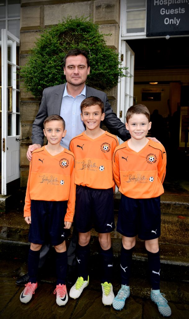 KINGSTON PARK CAFC PLEDGES SUPPORT WITH NEW STRIP