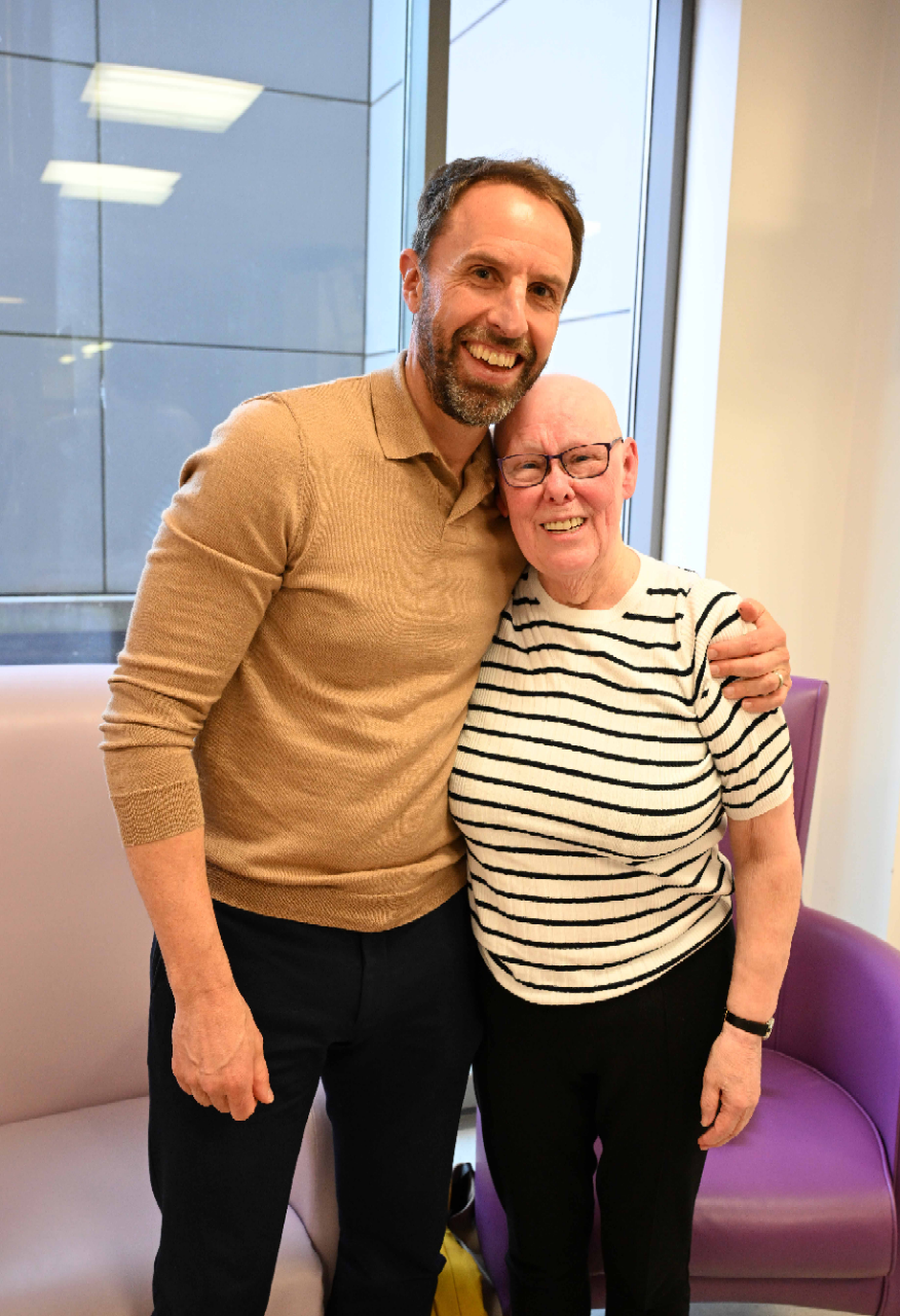 GARETH SOUTHGATE VISITS NEWCASTLE HOSPITALS TO SUPPORT SIR BOBBY ROBSON ...