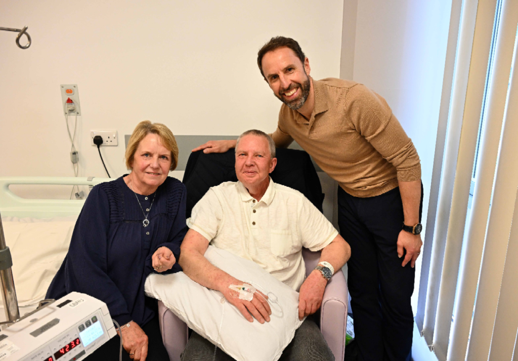 GARETH SOUTHGATE VISITS NEWCASTLE HOSPITALS TO SUPPORT SIR BOBBY ROBSON ...